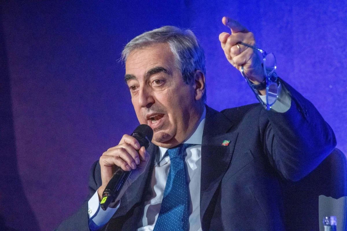 Maurizio Gasparri commenta il ritiro di Emis Killa: “Onore e decoro per ...