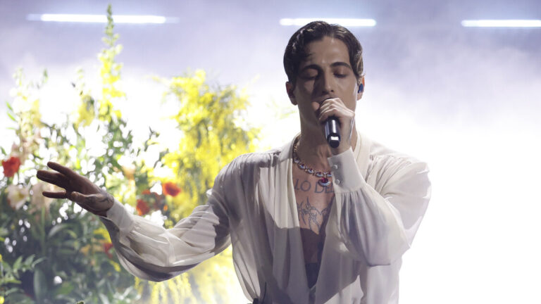 Damiano David annuncia il nuovo singolo "Next Summer" e il grande tour mondiale del 2025