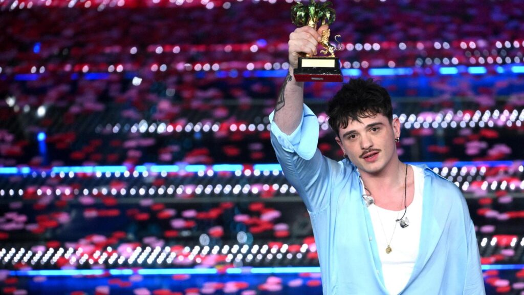 Fedez esprime la sua voglia di tornare alla musica dopo il Festival di ...