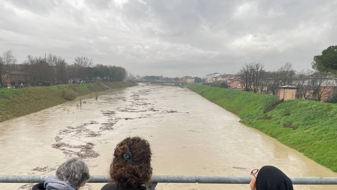 Emilia-Romagna: fiumi sotto controllo dopo una nottata di piogge intense e allerta rossa