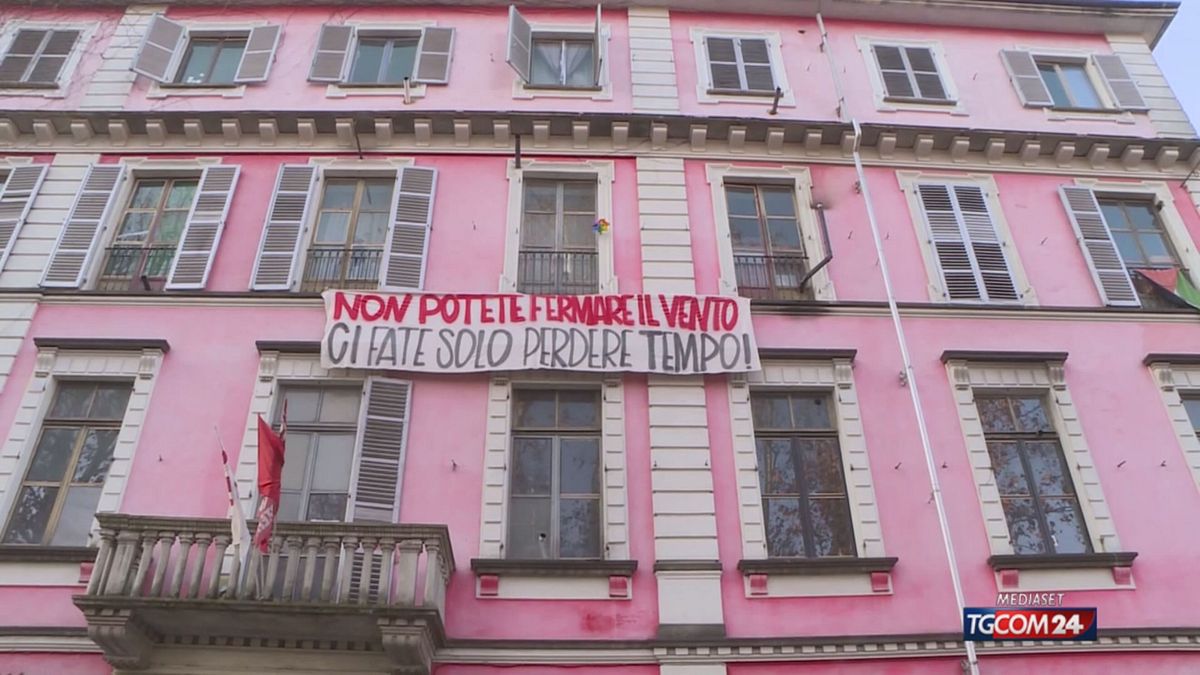 Ilaria Salis esprime la sua solidarietà ai militanti di Askatasuna ...