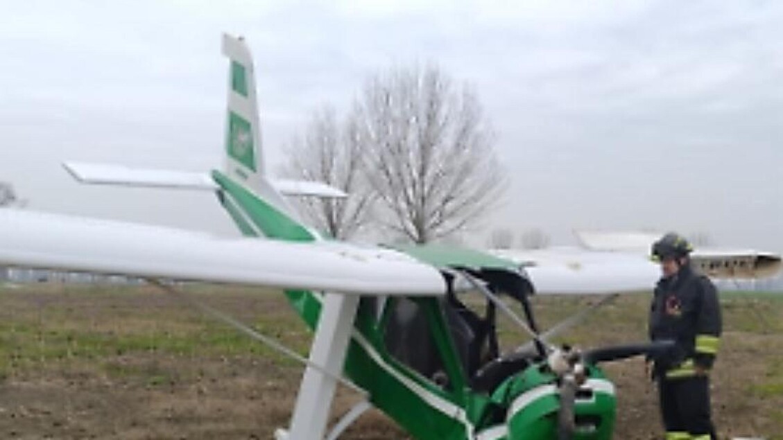 Precipitato ultraleggero a Chieve: illeso il pilota dopo atterraggio d ...