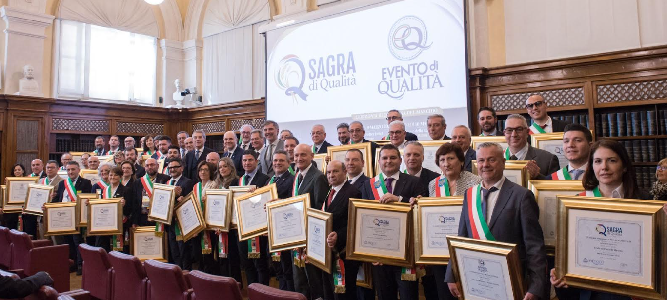 La Sagra delle Fragole di Nemi compie 100 anni e riceve il “Certificato ...