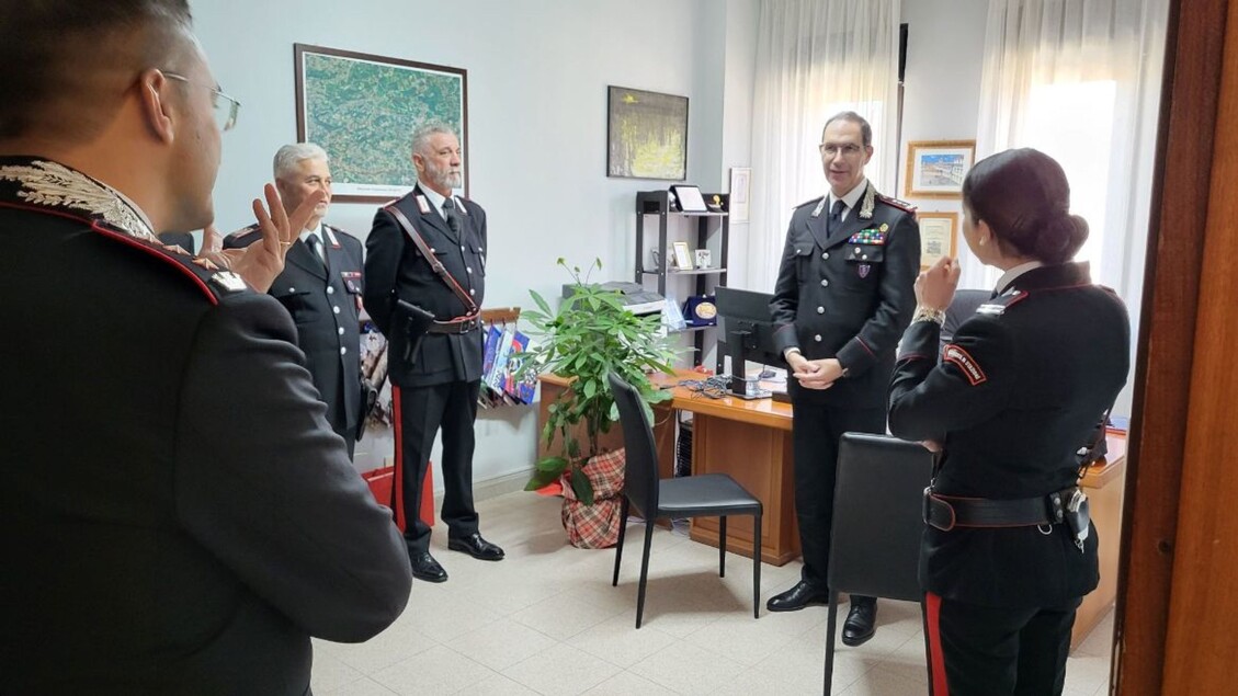 Visita del generale Marco Minicucci alla stazione dei Carabinieri di ...