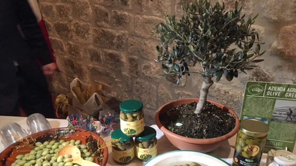 Collaborazione tra i consorzi per valorizzare l'Oliva Ascolana del ...