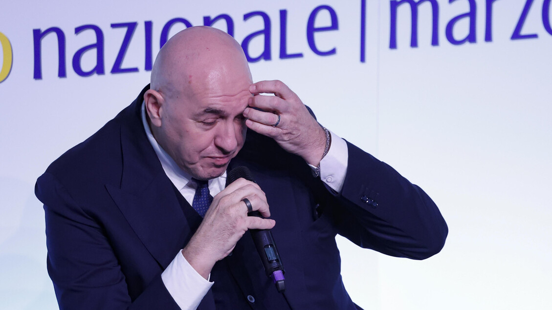 Il Ministro della Difesa commenta i tempi difficili: difesa e ironia in ...