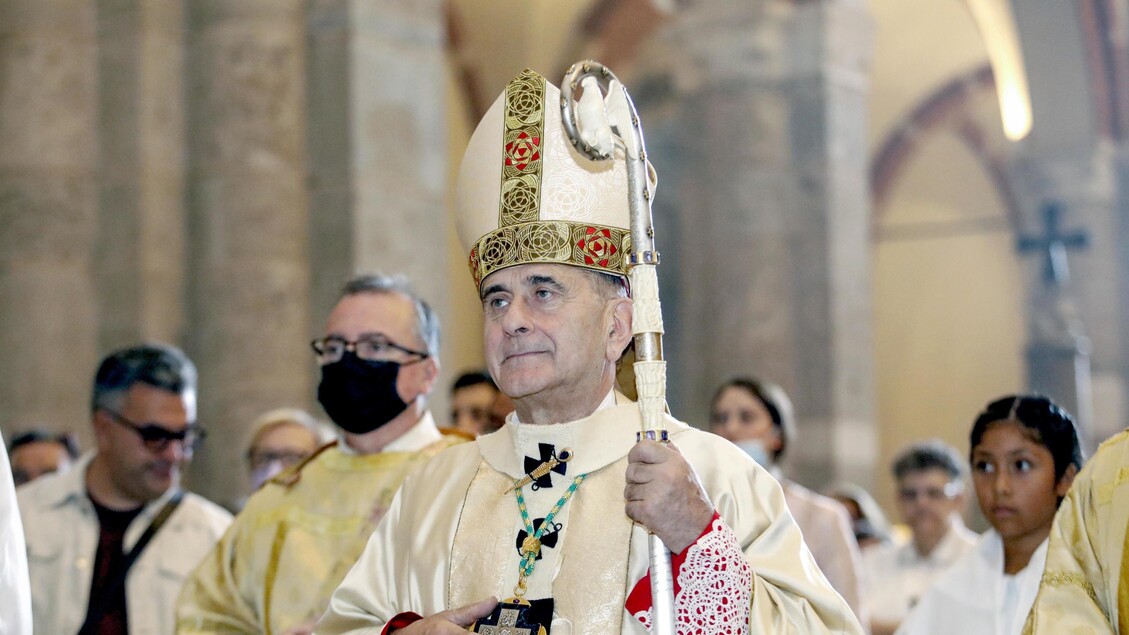 Le campane a lutto nelle chiese di milano per i funerali di papa ...