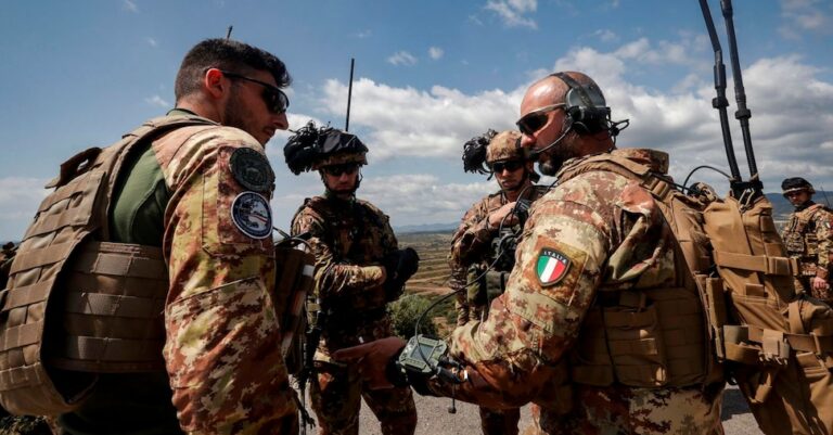 Nuovo contratto forze armate: aumenti stipendiali e nuove indennità in vigore dal 3 maggio 2025