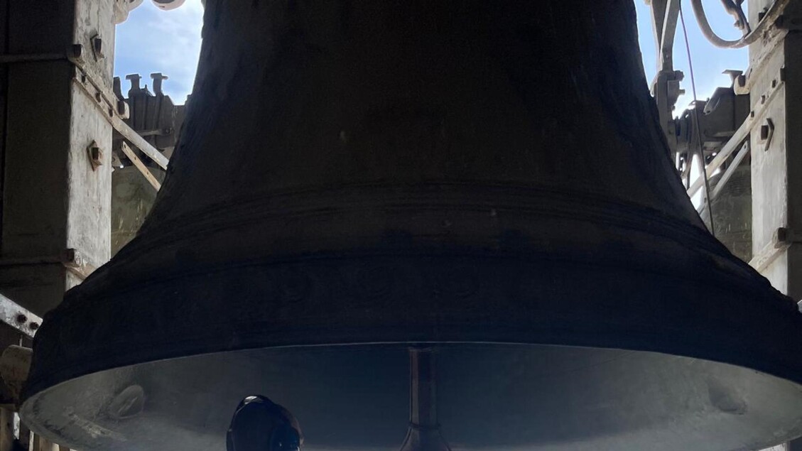 a San Pietro il suono del campanone a lutto per la morte di papa ...