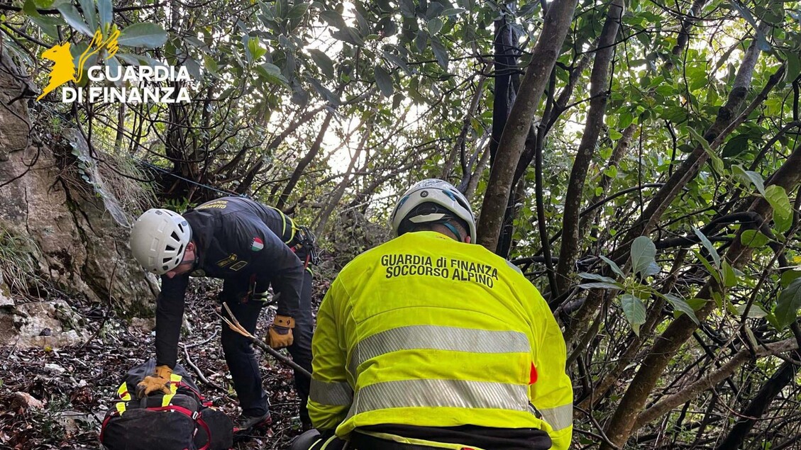 sequestro della funivia di monte Faito dopo la tragedia: quattro ...