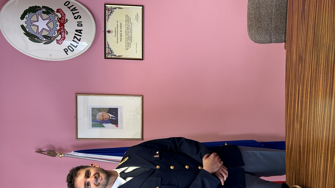 Il commissario capo alessio damiani nuovo dirigente del commissariato di jesì dal 23 giugno 2025 ...