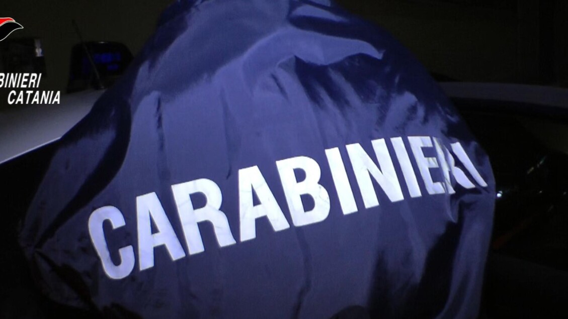 Ragazza di 18 anni ferita a catania: il proiettile partito dal convivente minorenne con pistola ...