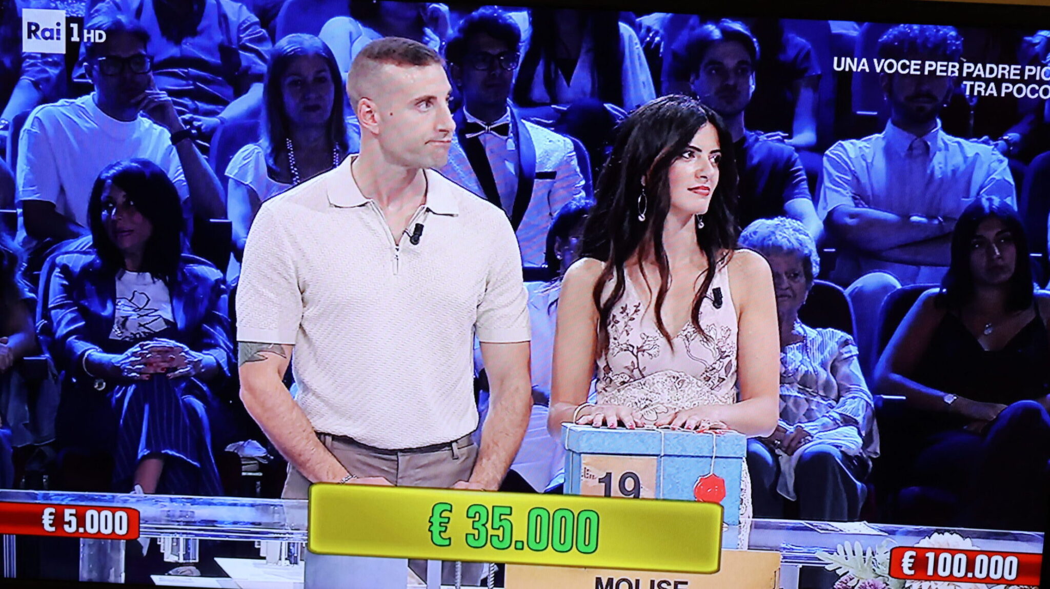 Vanessa di Campobasso al gioco di affari tuoi regala emozioni e ...