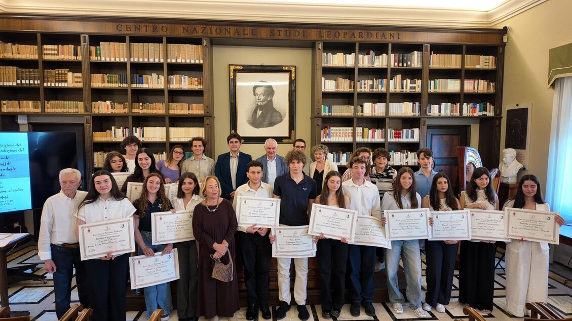 allo studente Alfredo Marco Caccamo il premio Giacomo Leopardi 2025 per ...