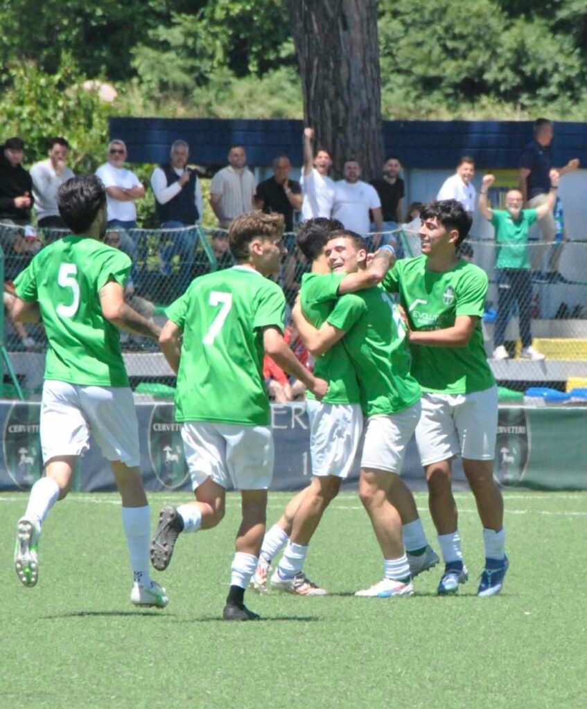 Il cervo calcio pronto per la nuova stagione: lupi sottolinea ...