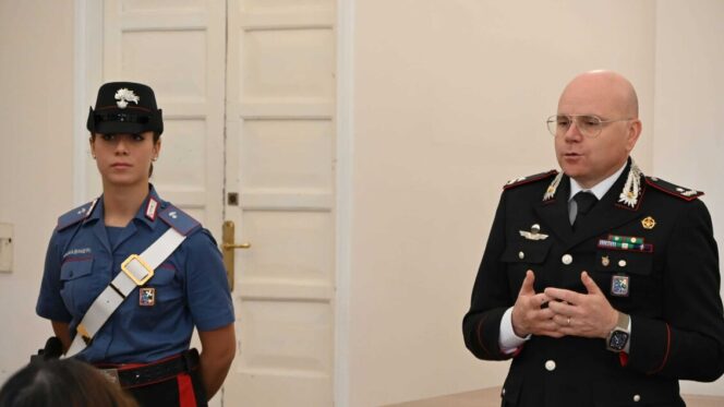 Il generale pierluigi solazzo lascia milano per assumere il comando ...
