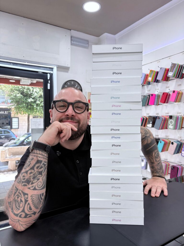 Innova store a ladispoli aperto tutti i giorni con orario continuato e offerte su iphone 16 ...