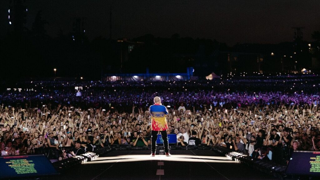 Max pezzali all’autodromo di imola: un concerto tra musica anni ’90 e ...