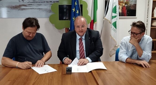 Firma a Isola del Gran Sasso intesa per l’adozione del prg tra ente ...