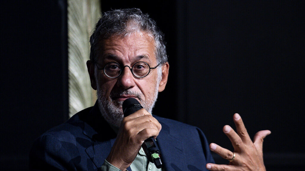 Elisa di Di Costanzo: tra trauma nascosto e dissociazione psichica